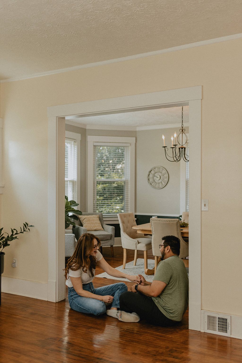 Cozy In-Home Couples Session // Bailey + Derek - Jamie Tobin Photography