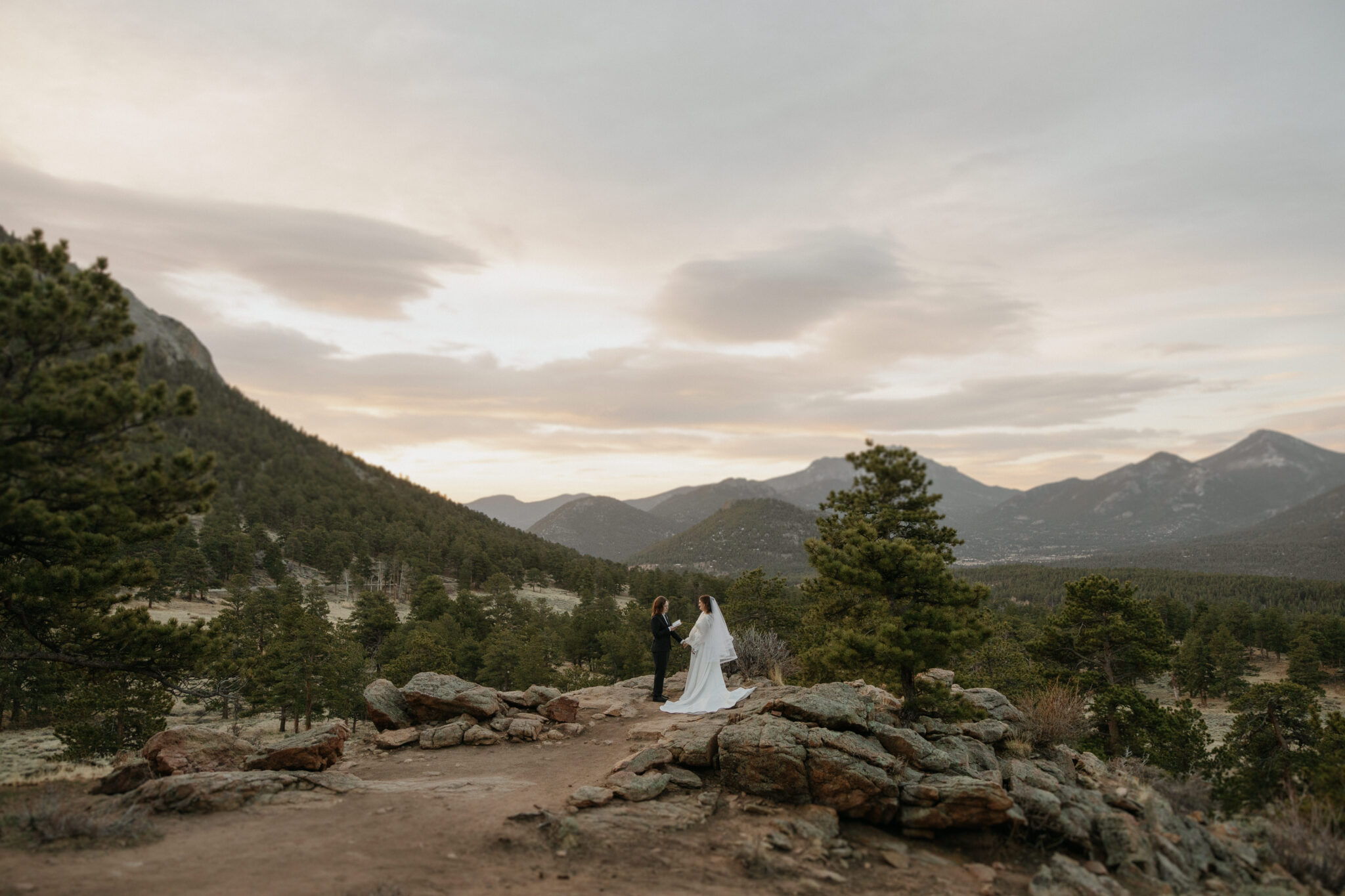 3M Curve Elopement: Real RMNP Elopement in the Spring - Jamie Tobin ...